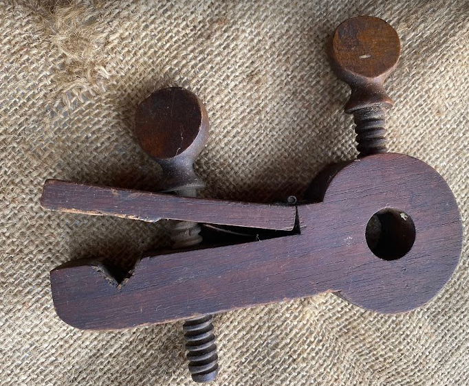 Wooden Screw Test Tube Clamp