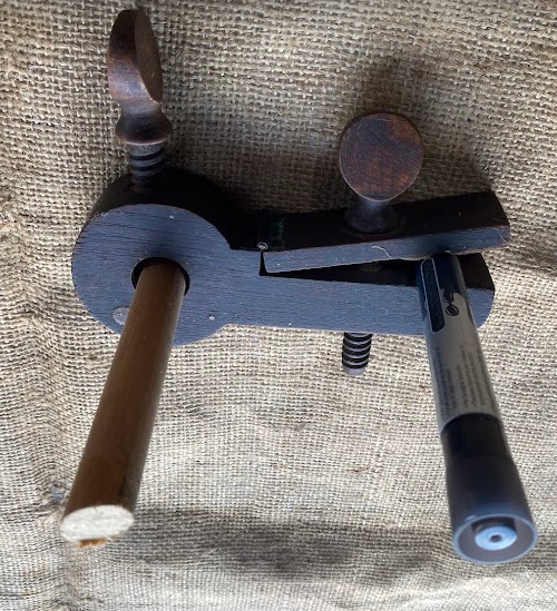 Wooden Screw Test Tube Clamp